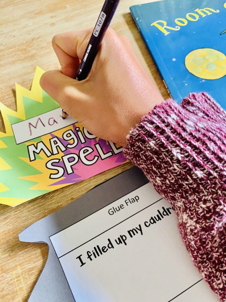 Halloween: Spooky Book Crafts and Interactive Read Alouds – MaiStoryBook